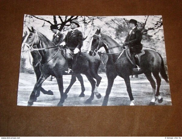 Fascismo Italia Duce Benito Mussolini nel 1923 durante una passeggiata ...